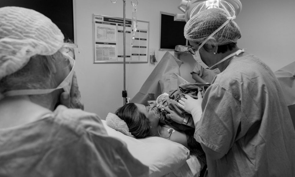 De ce după naștere poți experimenta frisoane? – infoMama